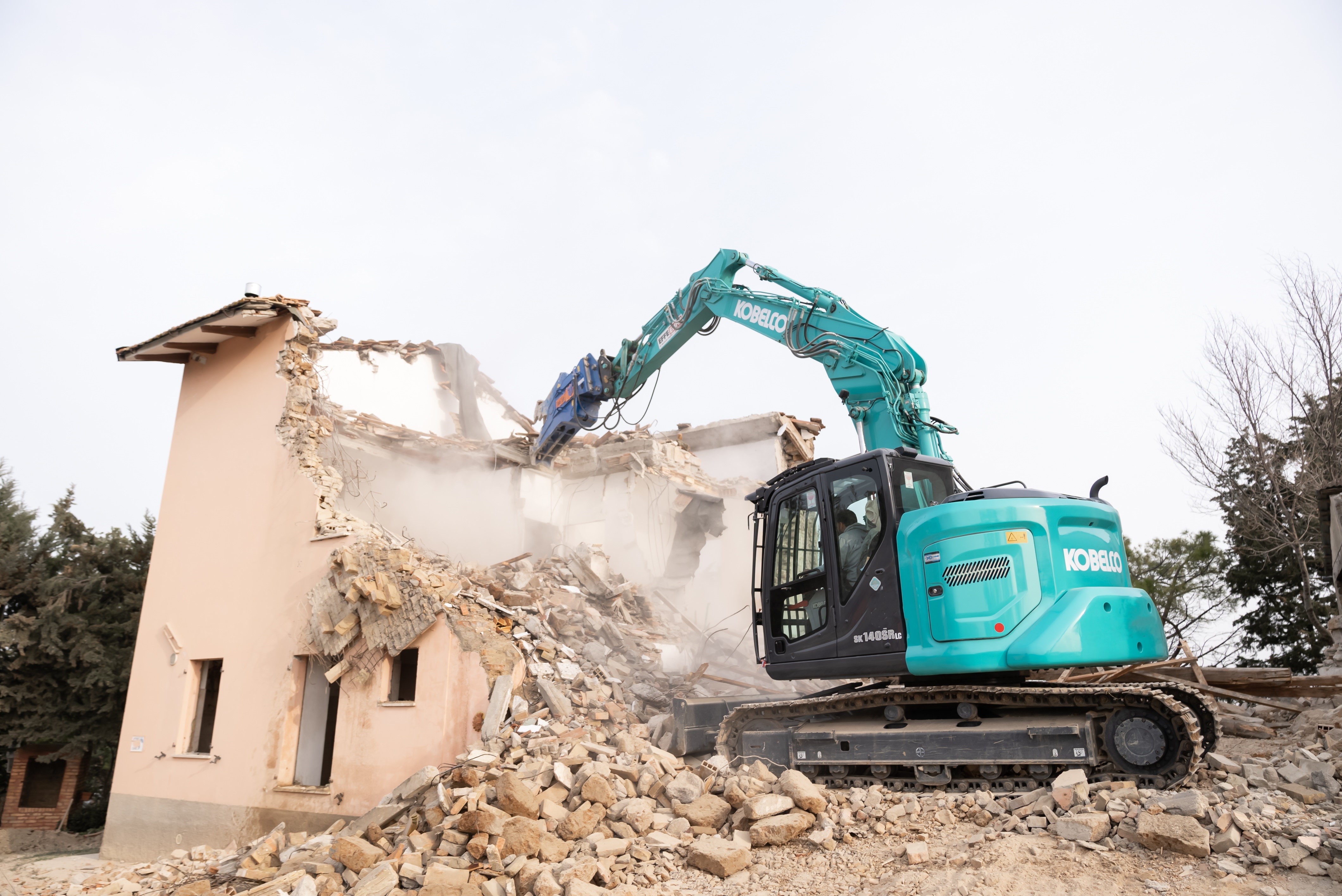 Escavatore Kobelco SK140SR - Noleggio